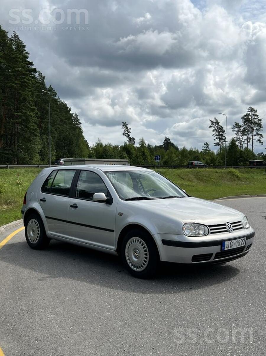 Pelēks Volkswagen Golf 1998 Rīga, ar dzinēja tilpumu 1.60 L un nobraukumu 265 tūkst. km par 990 €, foto 8 vietnē AUTOMOTO.COM.LV