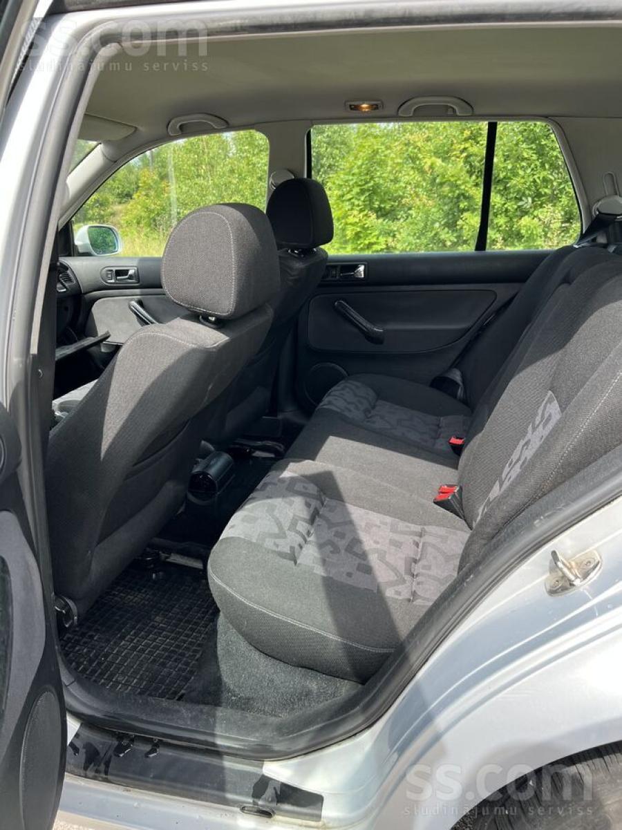 Pelēks Volkswagen Golf 1998 Rīga, ar dzinēja tilpumu 1.60 L un nobraukumu 265 tūkst. km par 990 €, foto 12 vietnē AUTOMOTO.COM.LV