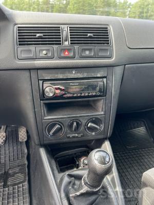 Pelēks Volkswagen Golf 1998 Rīga, ar dzinēja tilpumu 1.60 L un nobraukumu 265 tūkst. km par 990 €, foto 15 vietnē AUTOMOTO.COM.LV