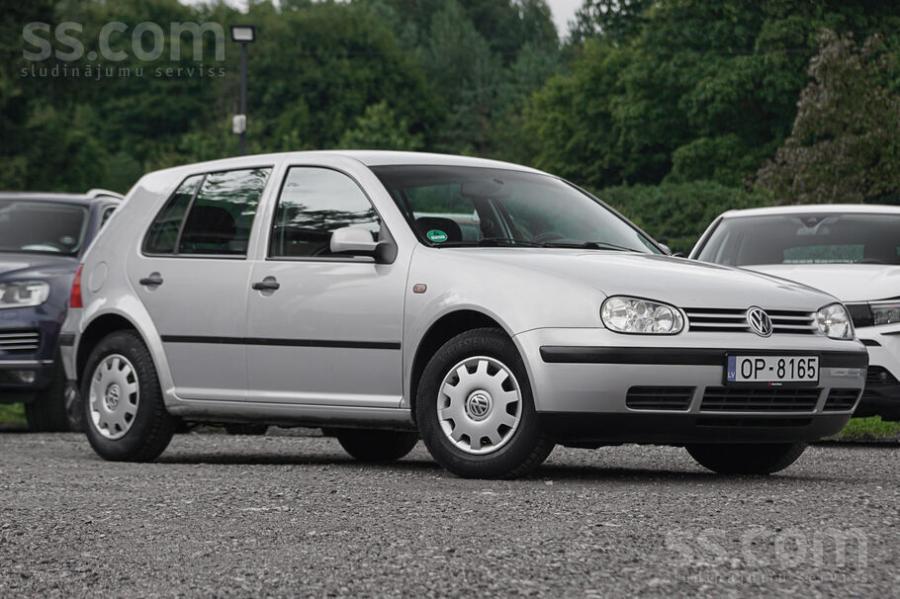 Grey Volkswagen Golf 1998 in Riga, with an engine capacity of 1.40 L and mileage of 109 thousand km for 2890 €, photo 3 on AUTOMOTO.COM.LV