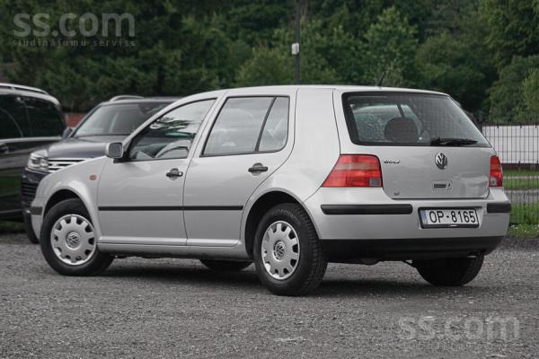 Pelēks Volkswagen Golf 1998 Rīga, ar dzinēja tilpumu 1.40 L un nobraukumu 109 tūkst. km par 2890 €, foto 3 vietnē AUTOMOTO.COM.LV
