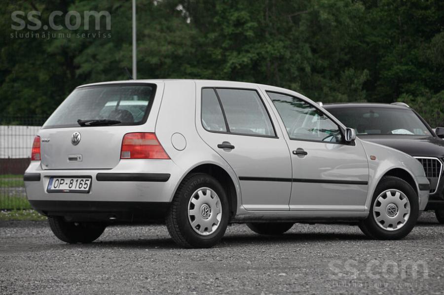 Grey Volkswagen Golf 1998 in Riga, with an engine capacity of 1.40 L and mileage of 109 thousand km for 2890 €, photo 5 on AUTOMOTO.COM.LV