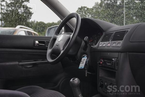 Pelēks Volkswagen Golf 1998 Rīga, ar dzinēja tilpumu 1.40 L un nobraukumu 109 tūkst. km par 2890 €, foto 6 vietnē AUTOMOTO.COM.LV