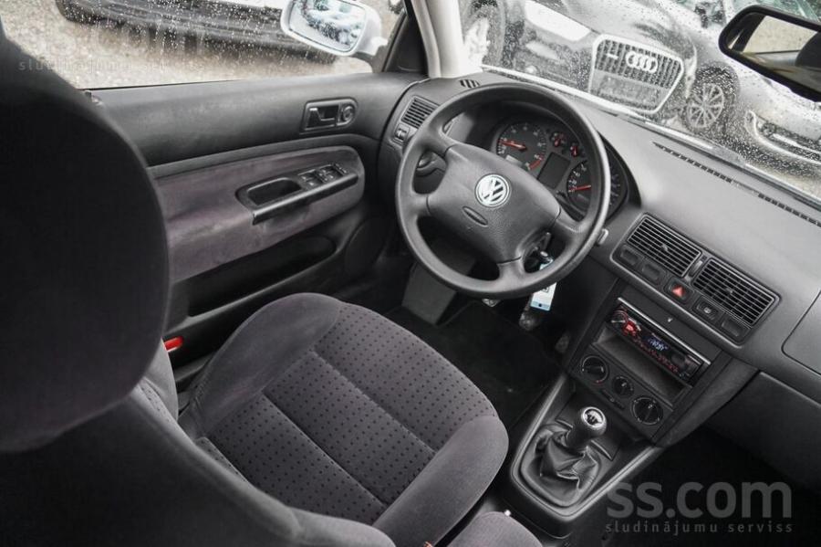 Grey Volkswagen Golf 1998 in Riga, with an engine capacity of 1.40 L and mileage of 109 thousand km for 2890 €, photo 8 on AUTOMOTO.COM.LV