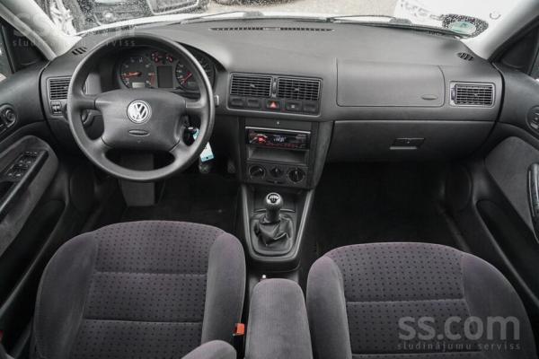 Pelēks Volkswagen Golf 1998 Rīga, ar dzinēja tilpumu 1.40 L un nobraukumu 109 tūkst. km par 2890 €, foto 8 vietnē AUTOMOTO.COM.LV