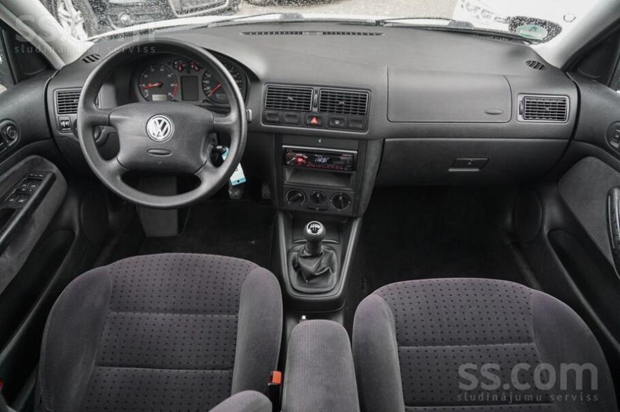 Grey Volkswagen Golf 1998 in Riga, with an engine capacity of 1.40 L and mileage of 109 thousand km for 2890 €, photo 9 on AUTOMOTO.COM.LV