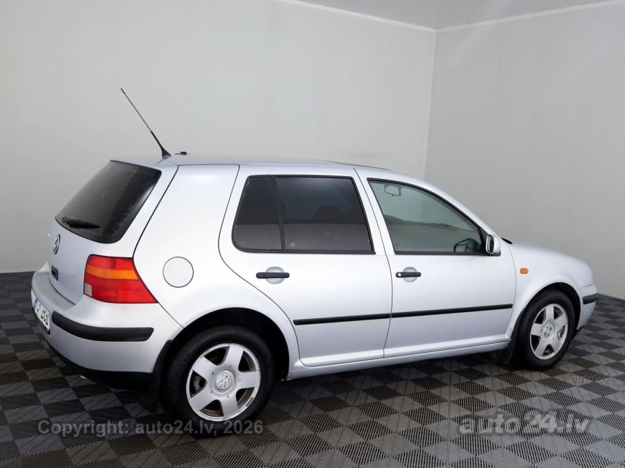 Grey Volkswagen Golf 1998 in Tallinn, with an engine capacity of 1.40 L and mileage of 326 thousand km for 799 €, photo 4 on AUTOMOTO.COM.LV