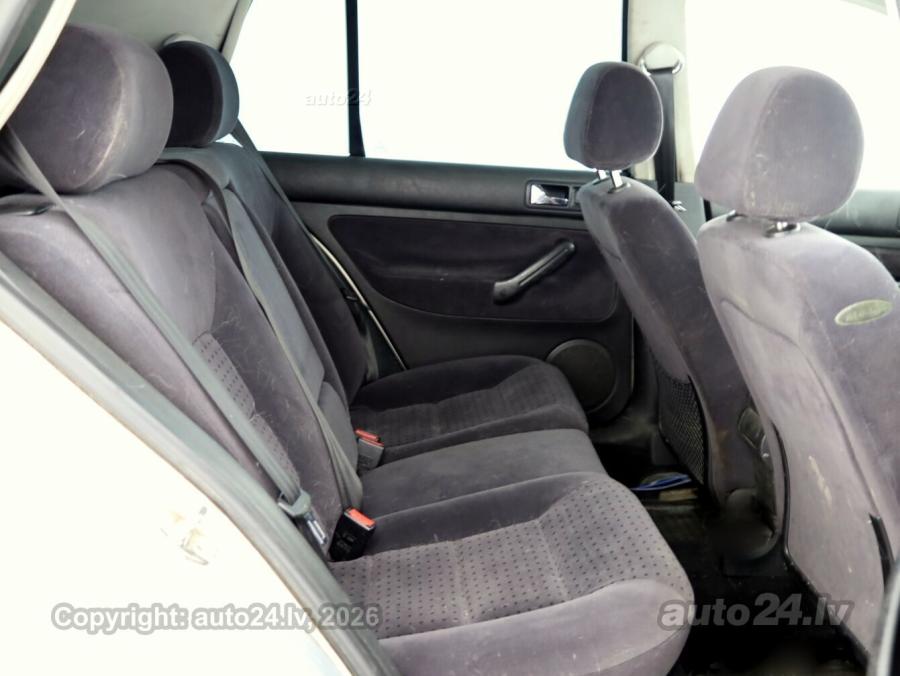 Grey Volkswagen Golf 1998 in Tallinn, with an engine capacity of 1.40 L and mileage of 326 thousand km for 799 €, photo 8 on AUTOMOTO.COM.LV