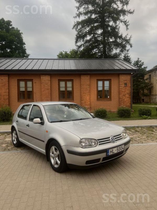 Grey Volkswagen Golf 1998 in Daugavpils, with an engine capacity of 1.60 L and mileage of 237 thousand km for 2200 €, photo 1 on AUTOMOTO.COM.LV