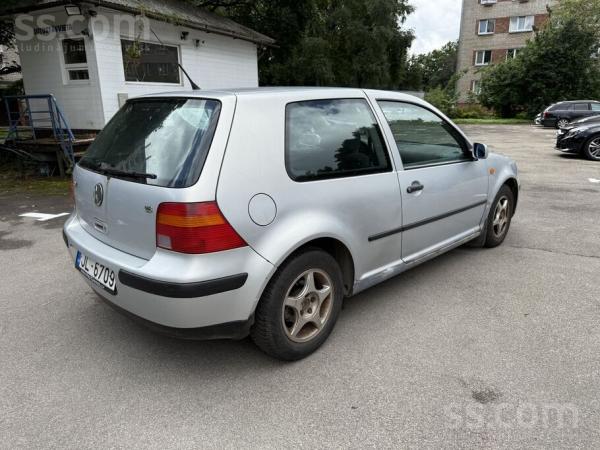 Grey Volkswagen Golf 1998 in Riga, with an engine capacity of 1.60 L and mileage of 233 thousand km for 1350 €, photo 4 on AUTOMOTO.COM.LV