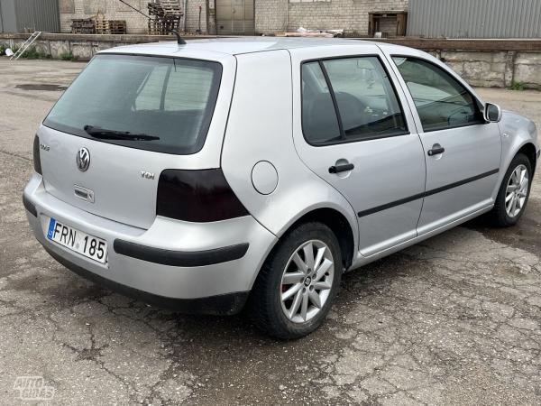 Pelēks Volkswagen Golf 1998 Marijampole, ar dzinēja tilpumu 1.90 L un nobraukumu 311 tūkst. km par 900 €, foto 3 vietnē AUTOMOTO.COM.LV