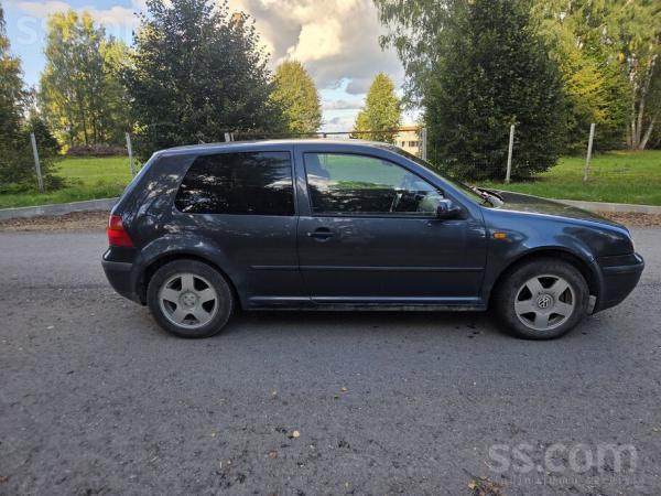 Pelēks Volkswagen Golf 1998 Valmiera, ar dzinēja tilpumu 1.90 L un nobraukumu 0 tūkst. km par 1300 €, foto 4 vietnē AUTOMOTO.COM.LV