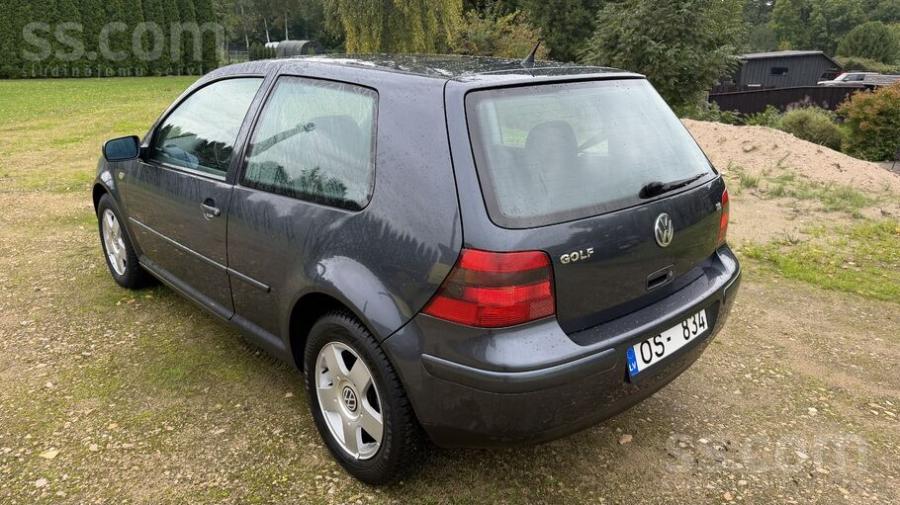 Grey Volkswagen Golf 1998 in Limbazi, with an engine capacity of 1.60 L and mileage of 146 thousand km for 2500 €, photo 5 on AUTOMOTO.COM.LV