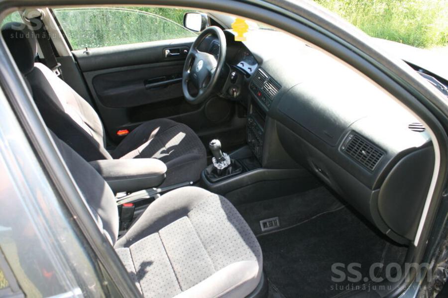 Pelēks Volkswagen Golf 1999 Tukums, ar dzinēja tilpumu 1.40 L un nobraukumu 241 tūkst. km par 500 €, foto 7 vietnē AUTOMOTO.COM.LV