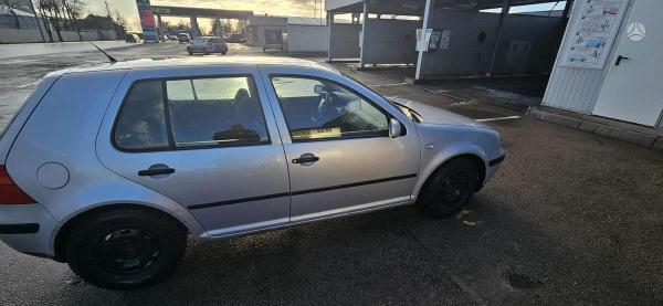 Pelēks Volkswagen Golf 1999 Marijampole, ar dzinēja tilpumu 0.00 L un nobraukumu 382 tūkst. km par 1100 €, foto 2 vietnē AUTOMOTO.COM.LV