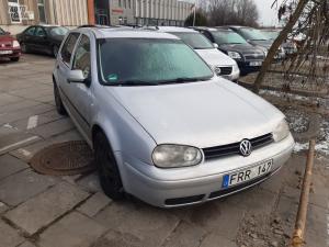 Grey Volkswagen Golf 1999 in Kaunas, with an engine capacity of 1.40 L and mileage of 280 thousand km for 350 €, photo 3 on AUTOMOTO.COM.LV
