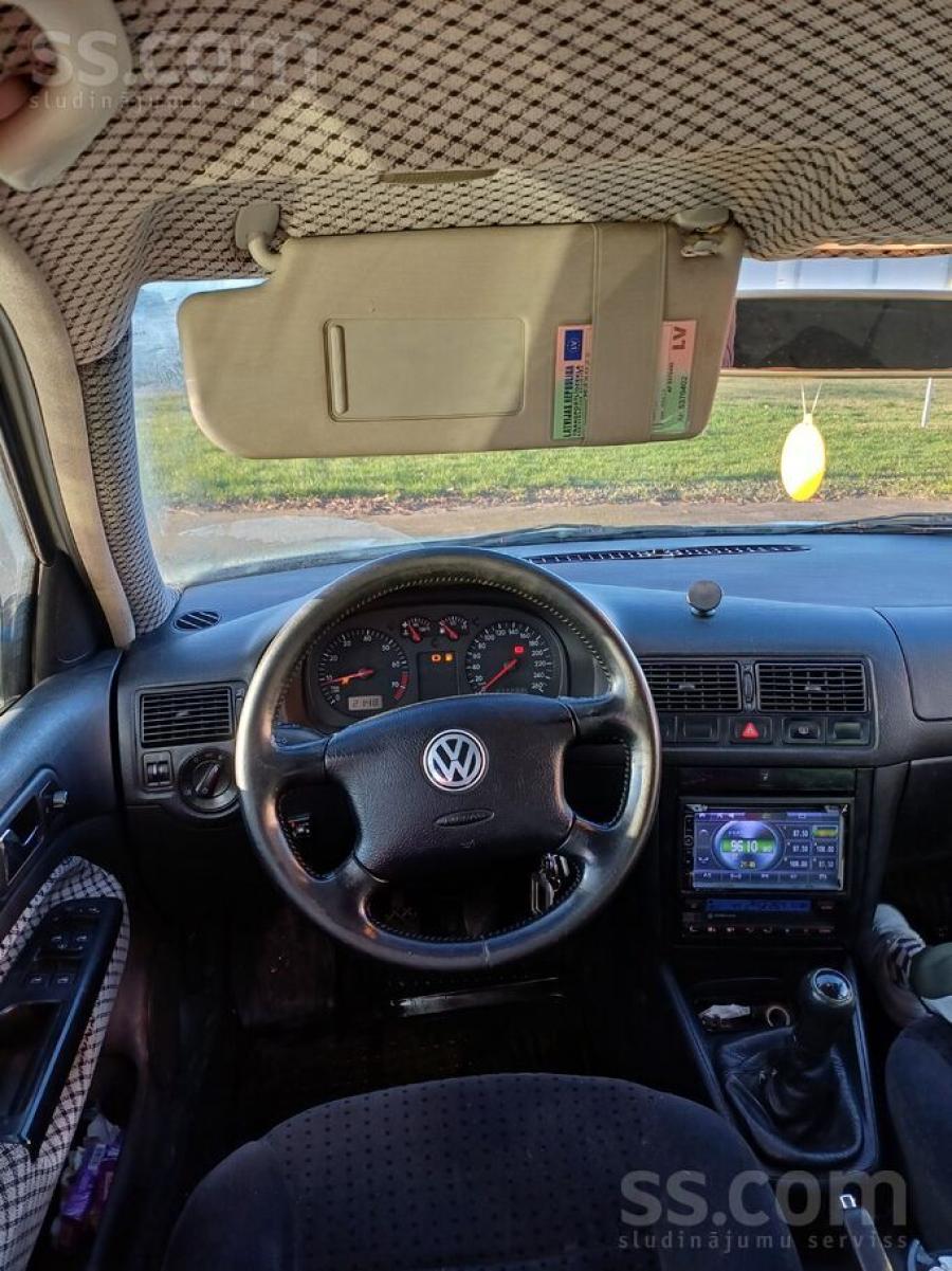 Pelēks Volkswagen Golf 1999 Liepāja, ar dzinēja tilpumu 1.60 L un nobraukumu 323 tūkst. km par 650 €, foto 2 vietnē AUTOMOTO.COM.LV
