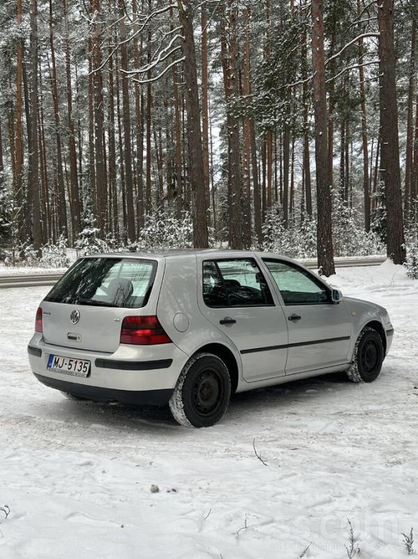 Pelēks Volkswagen Golf 1999 Rīga, ar dzinēja tilpumu 1.60 L un nobraukumu 240 tūkst. km par 1600 €, foto 3 vietnē AUTOMOTO.COM.LV