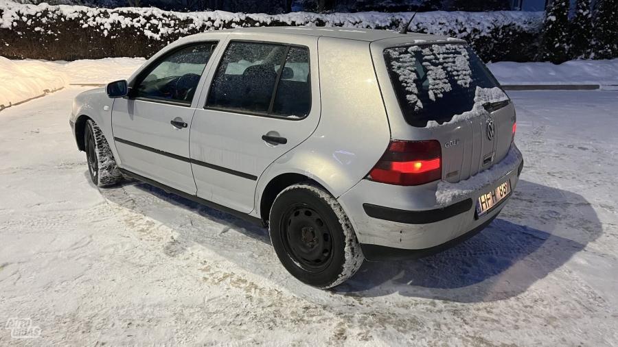 Pelēks Volkswagen Golf 1999 Viļņa, ar dzinēja tilpumu 1.90 L un nobraukumu 300 tūkst. km par 950 €, foto 6 vietnē AUTOMOTO.COM.LV
