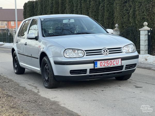 Pelēks Volkswagen Golf 1999 Viļņa, ar dzinēja tilpumu 1.40 L un nobraukumu 254 tūkst. km par 600 €, foto 3 vietnē AUTOMOTO.COM.LV