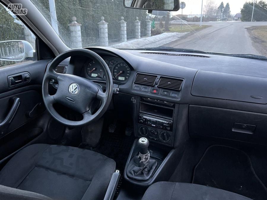 Grey Volkswagen Golf 1999 in Vilnius, with an engine capacity of 1.40 L and mileage of 254 thousand km for 600 €, photo 20 on AUTOMOTO.COM.LV
