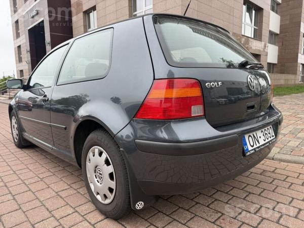 Pelēks Volkswagen Golf 1999 Rīga, ar dzinēja tilpumu 1.40 L un nobraukumu 0 tūkst. km par 2000 €, foto 4 vietnē AUTOMOTO.COM.LV