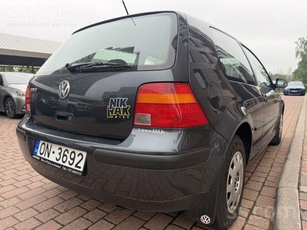 Pelēks Volkswagen Golf 1999 Rīga, ar dzinēja tilpumu 1.40 L un nobraukumu 0 tūkst. km par 2000 €, foto 5 vietnē AUTOMOTO.COM.LV