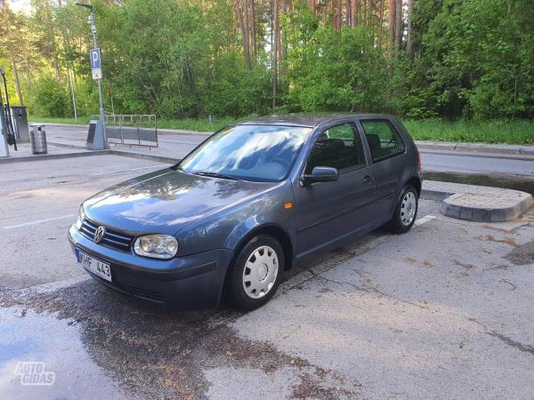 Pelēks Volkswagen Golf 1999 Visaginas, ar dzinēja tilpumu 1.60 L un nobraukumu 295 tūkst. km par 370 €, foto 7 vietnē AUTOMOTO.COM.LV