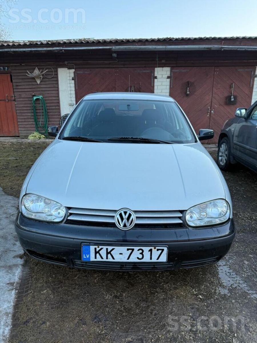 Pelēks Volkswagen Golf 1999 Preiļi, ar dzinēja tilpumu 1.60 L un nobraukumu 286 tūkst. km par 950 €, foto 1 vietnē AUTOMOTO.COM.LV