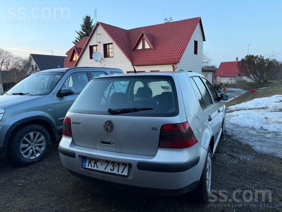 Pelēks Volkswagen Golf 1999 Preiļi, ar dzinēja tilpumu 1.60 L un nobraukumu 286 tūkst. km par 950 €, foto 3 vietnē AUTOMOTO.COM.LV