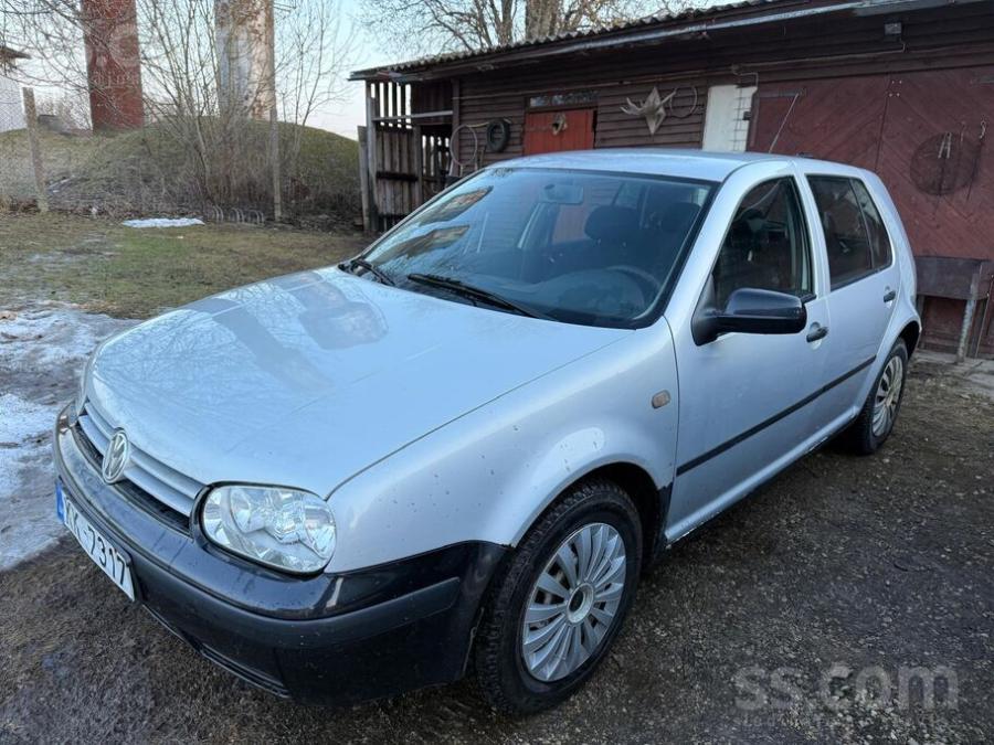 Pelēks Volkswagen Golf 1999 Preiļi, ar dzinēja tilpumu 1.60 L un nobraukumu 286 tūkst. km par 950 €, foto 5 vietnē AUTOMOTO.COM.LV