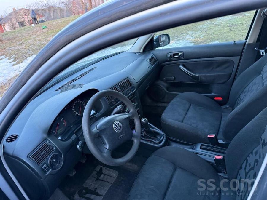 Pelēks Volkswagen Golf 1999 Preiļi, ar dzinēja tilpumu 1.60 L un nobraukumu 286 tūkst. km par 950 €, foto 6 vietnē AUTOMOTO.COM.LV