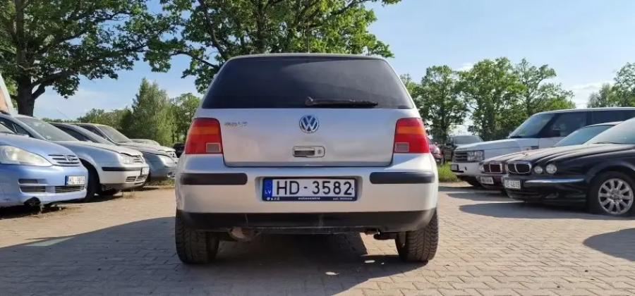 Pelēks Volkswagen Golf 1999 Valmiera, ar dzinēja tilpumu 1.60 L un nobraukumu 340 tūkst. km par 1200 €, foto 5 vietnē AUTOMOTO.COM.LV