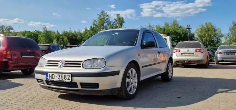 Pelēks Volkswagen Golf 1999 Valmiera, ar dzinēja tilpumu 1.60 L un nobraukumu 340 tūkst. km par 1200 €, foto 8 vietnē AUTOMOTO.COM.LV