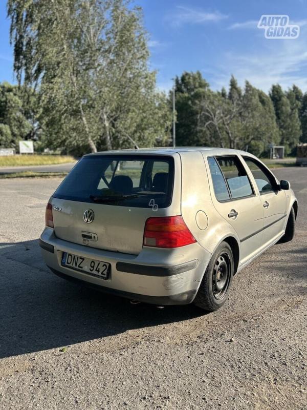 Pelēks Volkswagen Golf 1999 Klaipėda, ar dzinēja tilpumu 1.40 L un nobraukumu 230 tūkst. km par 550 €, foto 4 vietnē AUTOMOTO.COM.LV