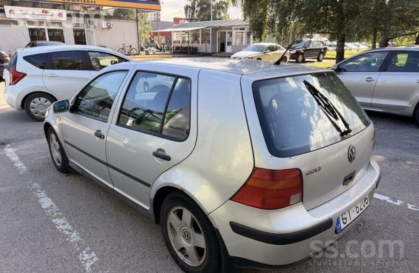 Pelēks Volkswagen Golf 1999 Rīga, ar dzinēja tilpumu 1.90 L un nobraukumu 391 tūkst. km par 1000 €, foto 3 vietnē AUTOMOTO.COM.LV