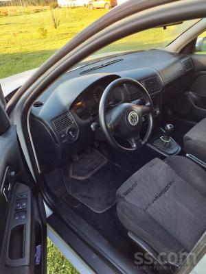 Grey Volkswagen Golf 1999 in Riga, with an engine capacity of 1.60 L and mileage of 245 thousand km for 880 €, photo 7 on AUTOMOTO.COM.LV