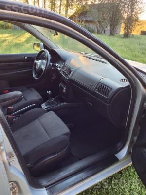 Grey Volkswagen Golf 1999 in Riga, with an engine capacity of 1.60 L and mileage of 245 thousand km for 880 €, photo 8 on AUTOMOTO.COM.LV