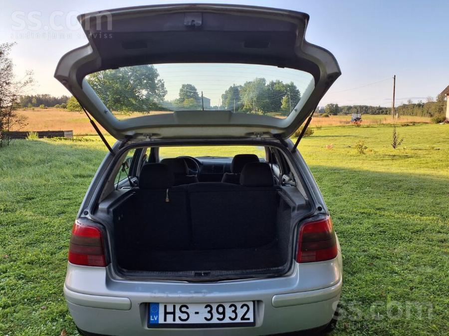 Grey Volkswagen Golf 1999 in Riga, with an engine capacity of 1.60 L and mileage of 245 thousand km for 880 €, photo 12 on AUTOMOTO.COM.LV