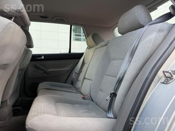 Volkswagen Golf 1999 Rīga vietnē Pelēks Volkswagen Golf 1999 Rīga, ar dzinēja tilpumu 1.60 L un nobraukumu 0 tūkst. km par 2300 €, foto 7 vietnē AUTOMOTO.COM.LV