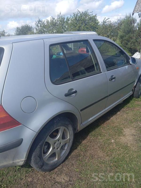 Grey Volkswagen Golf 1999 in Talsi, with an engine capacity of 1.60 L and mileage of 235 thousand km for 380 €, photo 1 on AUTOMOTO.COM.LV