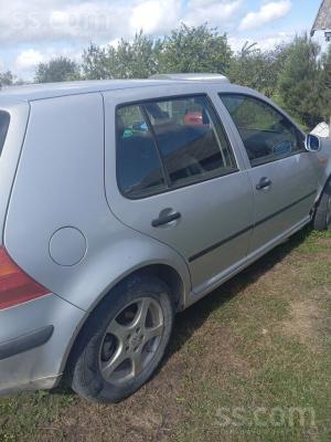 Grey Volkswagen Golf 1999 in Talsi, with an engine capacity of 1.60 L and mileage of 235 thousand km for 380 €, photo 1 on AUTOMOTO.COM.LV