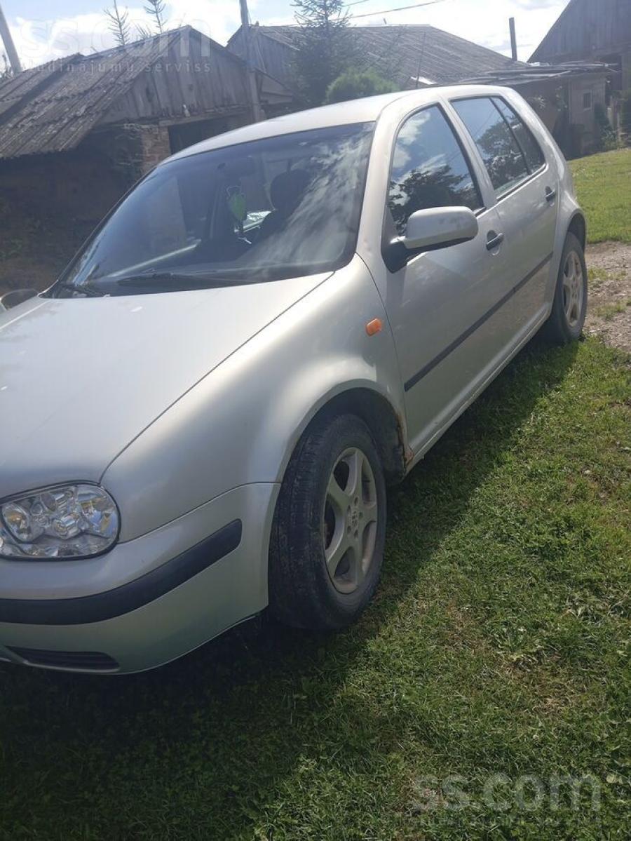 Grey Volkswagen Golf 1999 in Talsi, with an engine capacity of 1.60 L and mileage of 235 thousand km for 380 €, photo 4 on AUTOMOTO.COM.LV