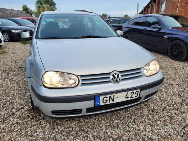 Pelēks Volkswagen Golf 1999 Daugavpils, ar dzinēja tilpumu 1.60 L un nobraukumu 187 tūkst. km par 1550 €, foto 3 vietnē AUTOMOTO.COM.LV