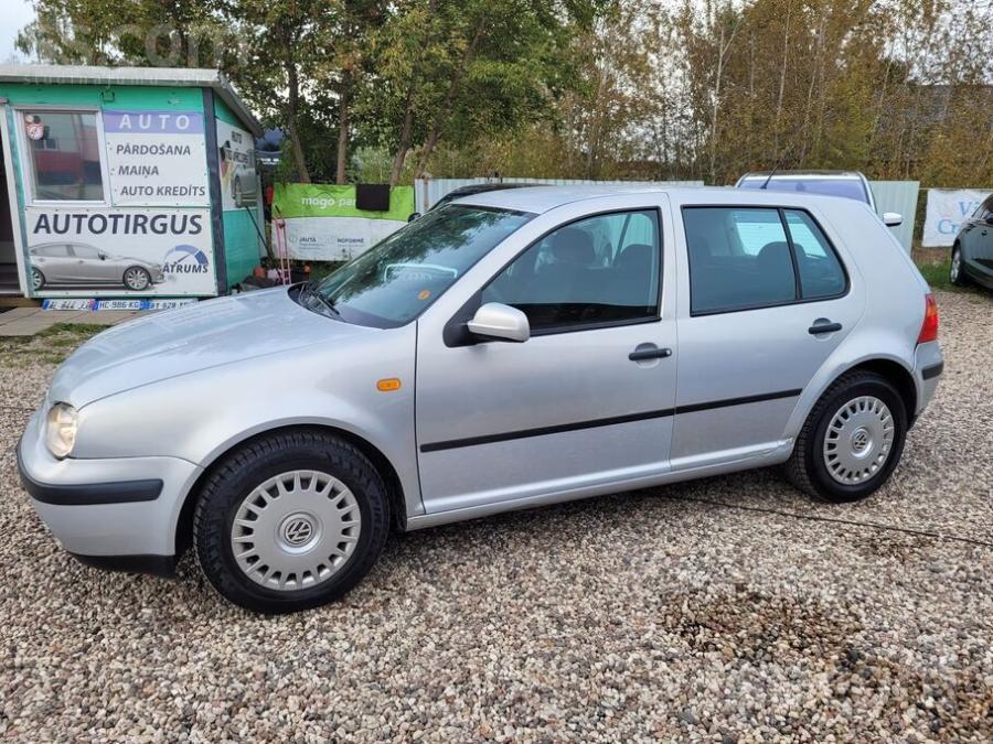 Pelēks Volkswagen Golf 1999 Daugavpils, ar dzinēja tilpumu 1.60 L un nobraukumu 187 tūkst. km par 1550 €, foto 5 vietnē AUTOMOTO.COM.LV