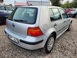 Pelēks Volkswagen Golf 1999 Daugavpils, ar dzinēja tilpumu 1.60 L un nobraukumu 187 tūkst. km par 1550 €, foto 8 vietnē AUTOMOTO.COM.LV