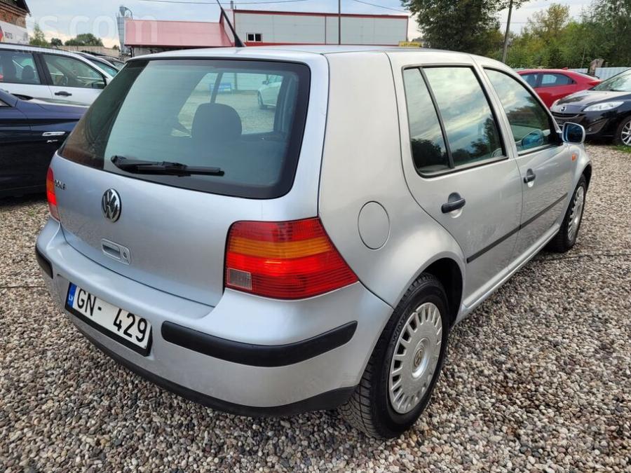Pelēks Volkswagen Golf 1999 Daugavpils, ar dzinēja tilpumu 1.60 L un nobraukumu 187 tūkst. km par 1550 €, foto 8 vietnē AUTOMOTO.COM.LV