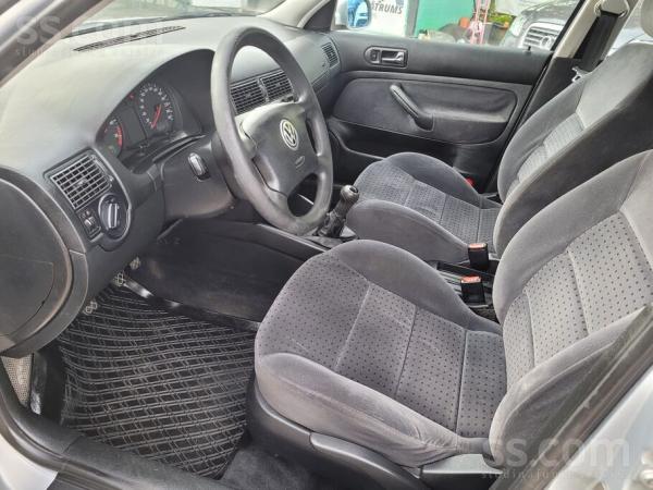 Pelēks Volkswagen Golf 1999 Daugavpils, ar dzinēja tilpumu 1.60 L un nobraukumu 187 tūkst. km par 1550 €, foto 11 vietnē AUTOMOTO.COM.LV