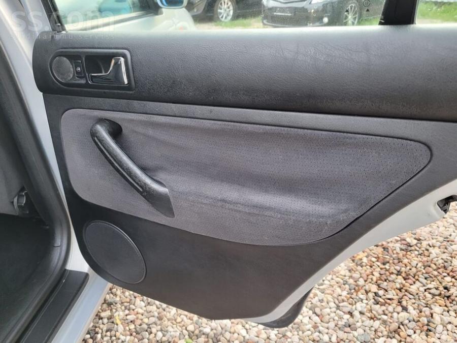 Pelēks Volkswagen Golf 1999 Daugavpils, ar dzinēja tilpumu 1.60 L un nobraukumu 187 tūkst. km par 1550 €, foto 18 vietnē AUTOMOTO.COM.LV