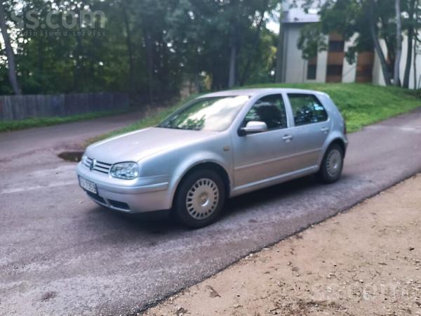 Volkswagen Golf 1999 Rīga vietnē Pelēks Volkswagen Golf 1999 Rīga, ar dzinēja tilpumu 1.60 L un nobraukumu 299 tūkst. km par 1200 €, foto 1 vietnē AUTOMOTO.COM.LV